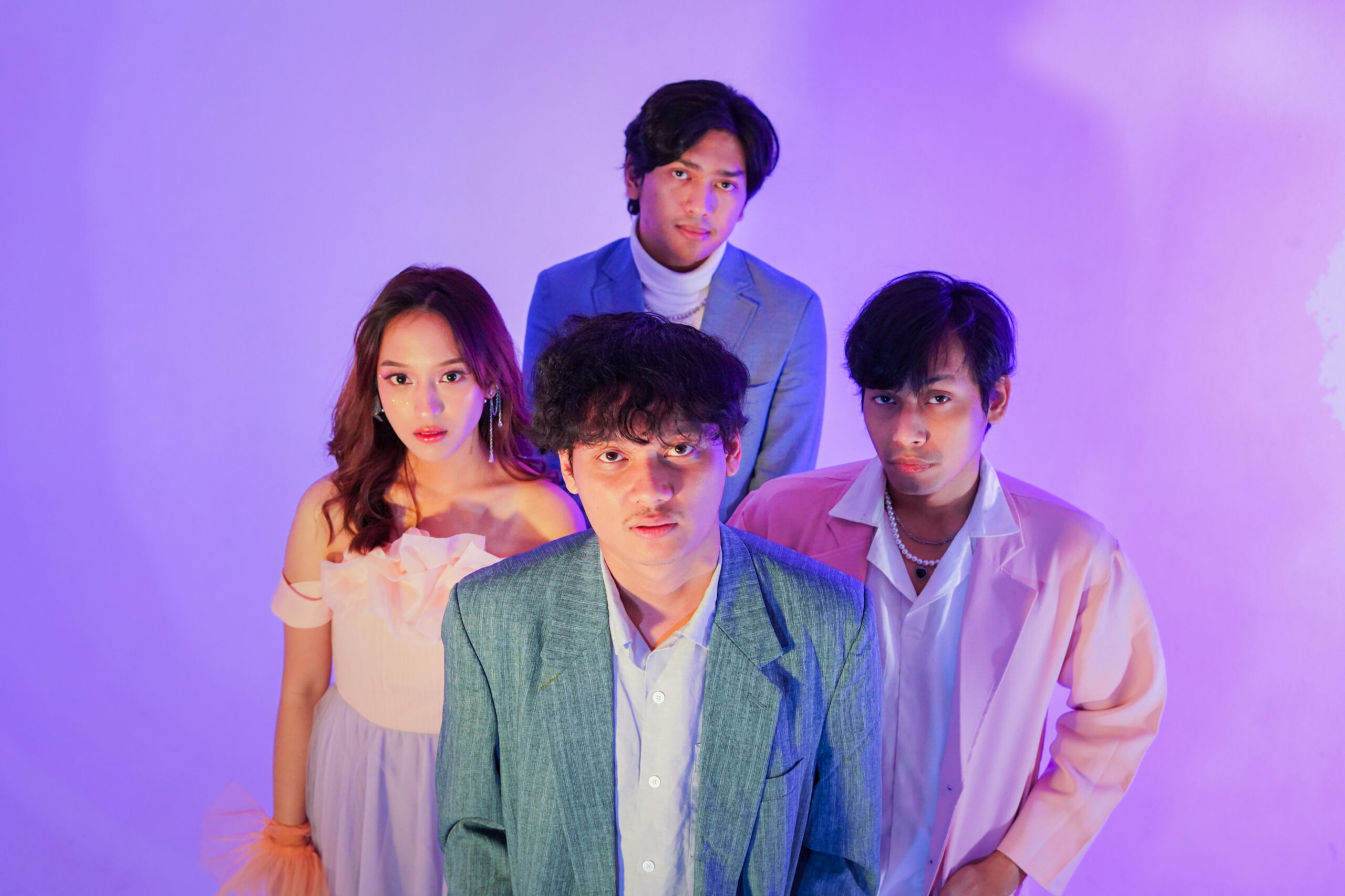 Iris Bevy merilis debut album Avesta – DEATHROCKSTAR